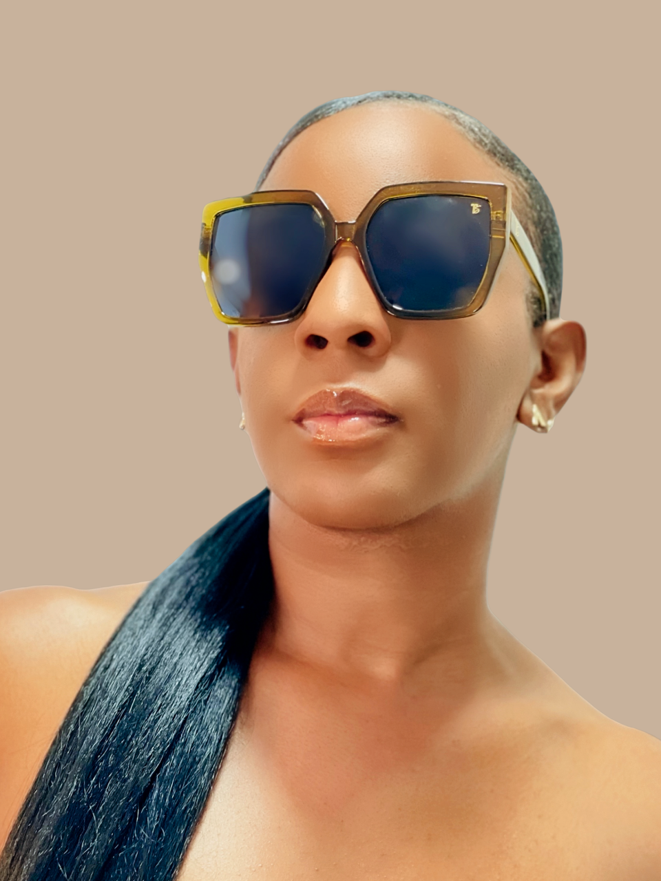 Meet The Sól Shade Queen – Tinted Sól